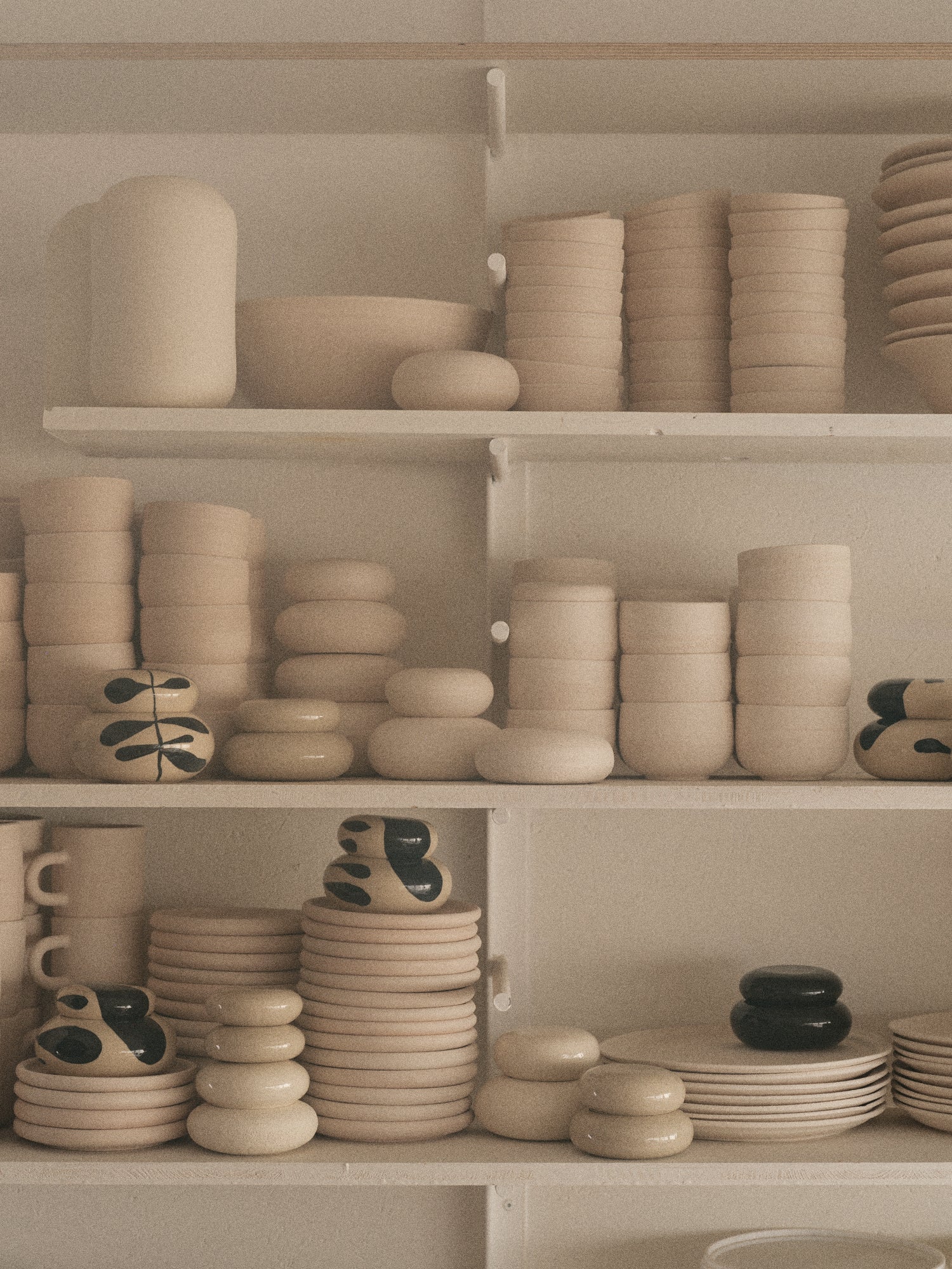 Ghost Vase 02 – We Are Studio Studio